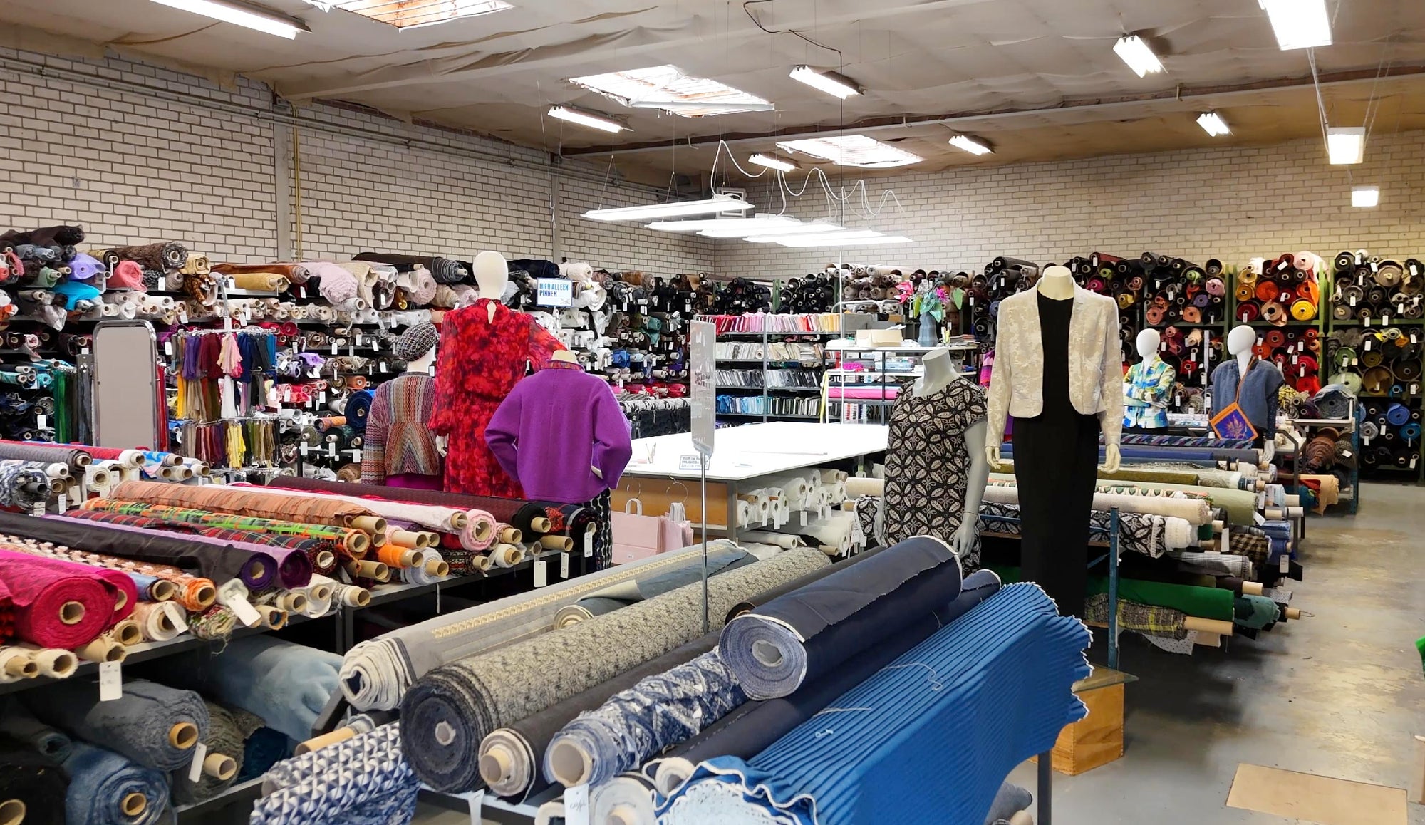 More than 10,000 exclusive, couture fashion fabrics – Harrie Bosch ...